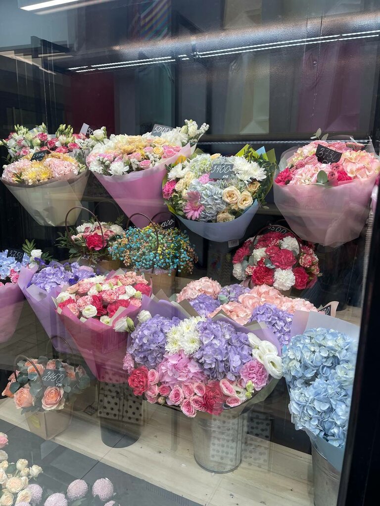 Çiçekçiler Fmart by flowwow X Chistye Prudy, Moskova, foto