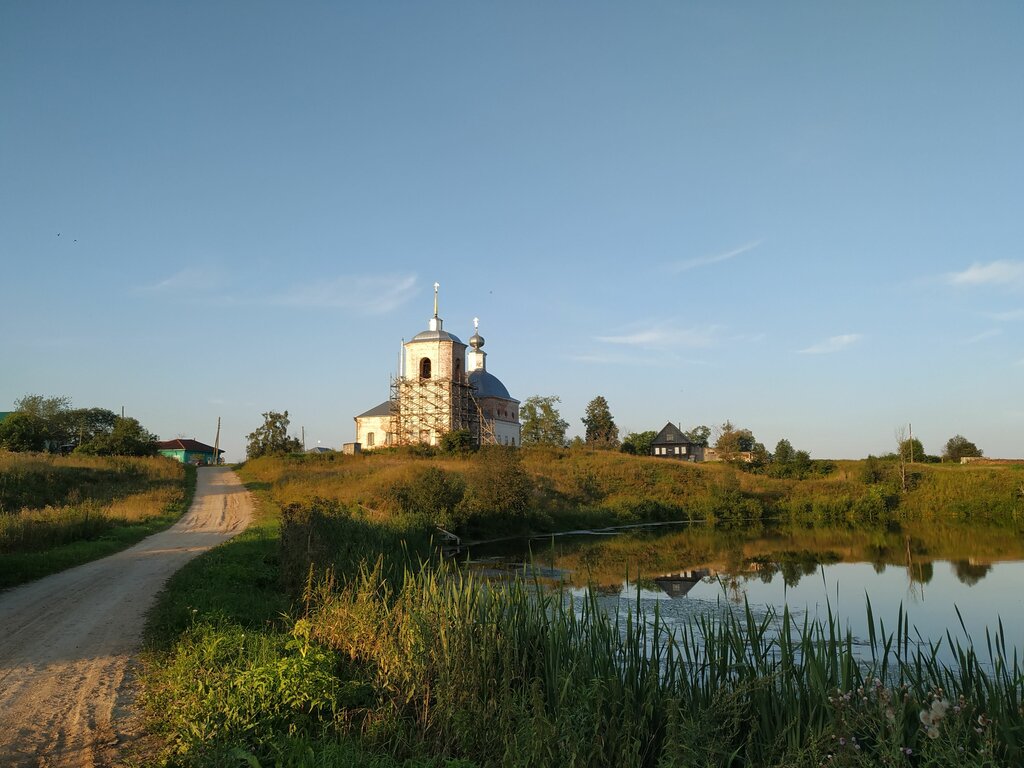 Ortodoks kiliseleri Tserkov Mikhaila Arkhangela V Sazhino, Permski krayı, foto