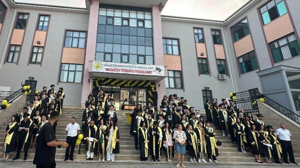 Lise Barbaros Hayrettin Anadolu Lisesi, Gölcük, foto