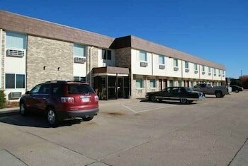 Otel Island Inn, Grand Island, foto