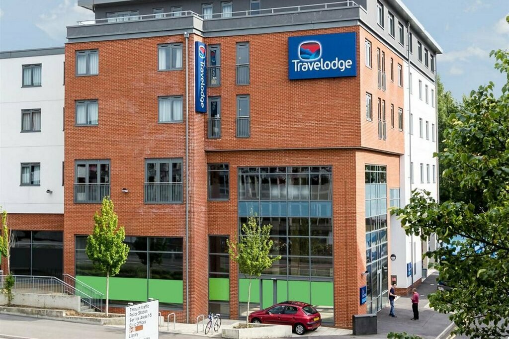 Otel Travelodge Camberley Central, İngiltere, foto