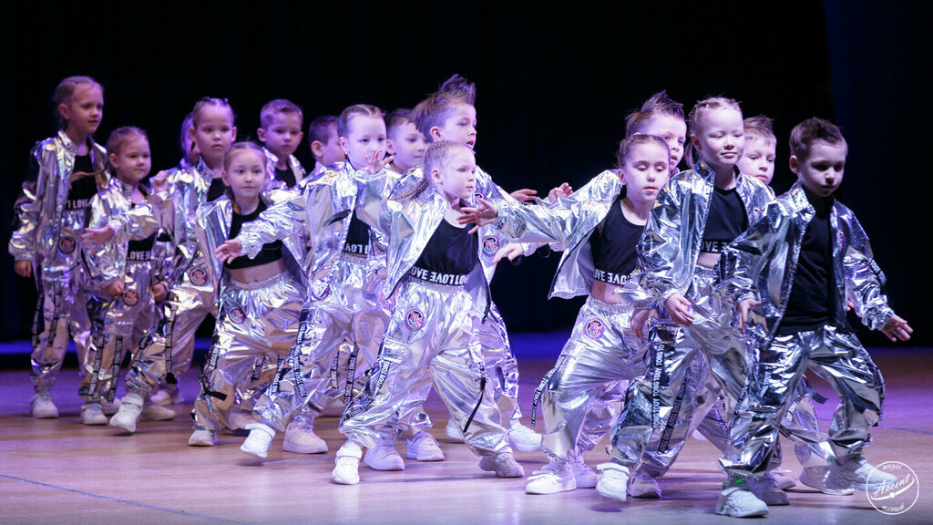 Dans okulları Accent, Izhevsk, foto