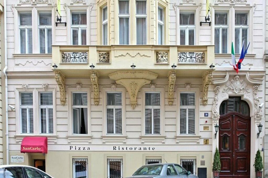 Otel La Ballerina, Prag, foto