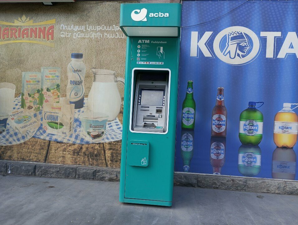 ATM'ler Acba bank, Erivan, foto