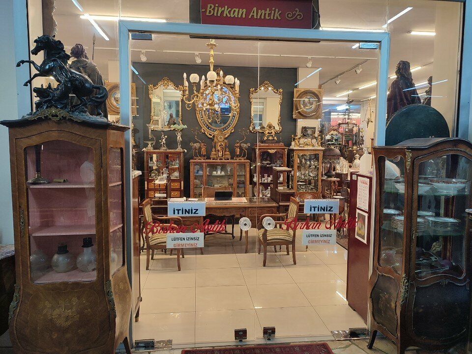 Antikacı dükkanları Birkan Antik, İstanbul, foto