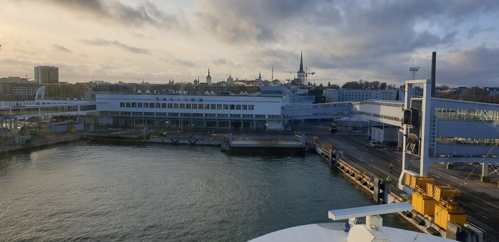Deniz ve nehir iskeleleri Terminal A, Tallin, foto