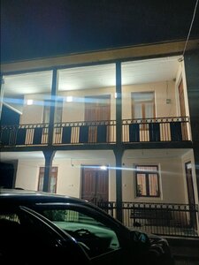 Gostinica 1684573 (ulitsa Kirshal Chachkhaliya No:118), otel  Tkvarçeli'den