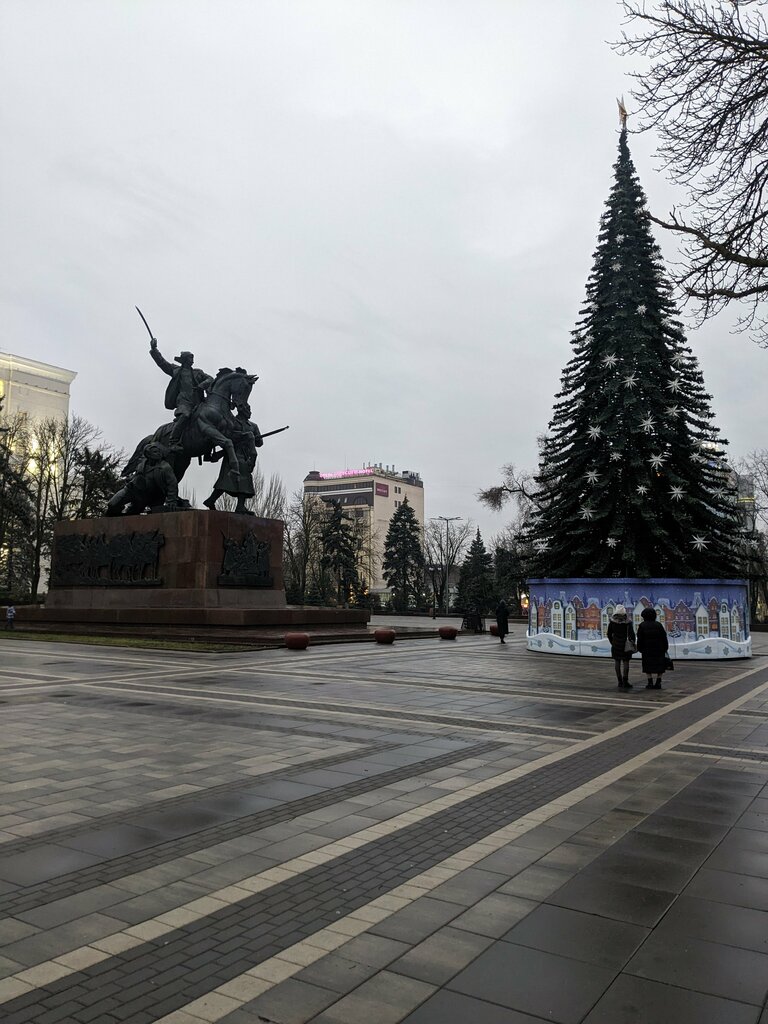 Turistik yerler Christmas tree, Rostov‑na‑Donu, foto