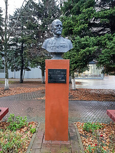 Герой Советского Союза Иноземцев Георгий Александрович (Rostov Region, Bataysk, ulitsa Kirova), anıt, heykel  Bataysk'tan