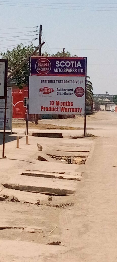 Otomobil yedek parçaları Scotia Auto Spares, Lusaka, foto