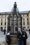 Studna s renesanční mříží (Vikářská No:40/8), turistik yerler  Prag'dan