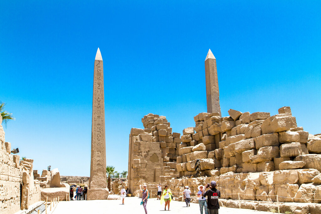 Turistik yerler 3-й пилон, El‑Uksur, foto