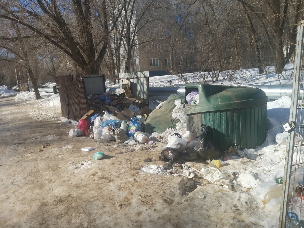Çöp alanları Trash and garbage disposal area, Orenburg, foto