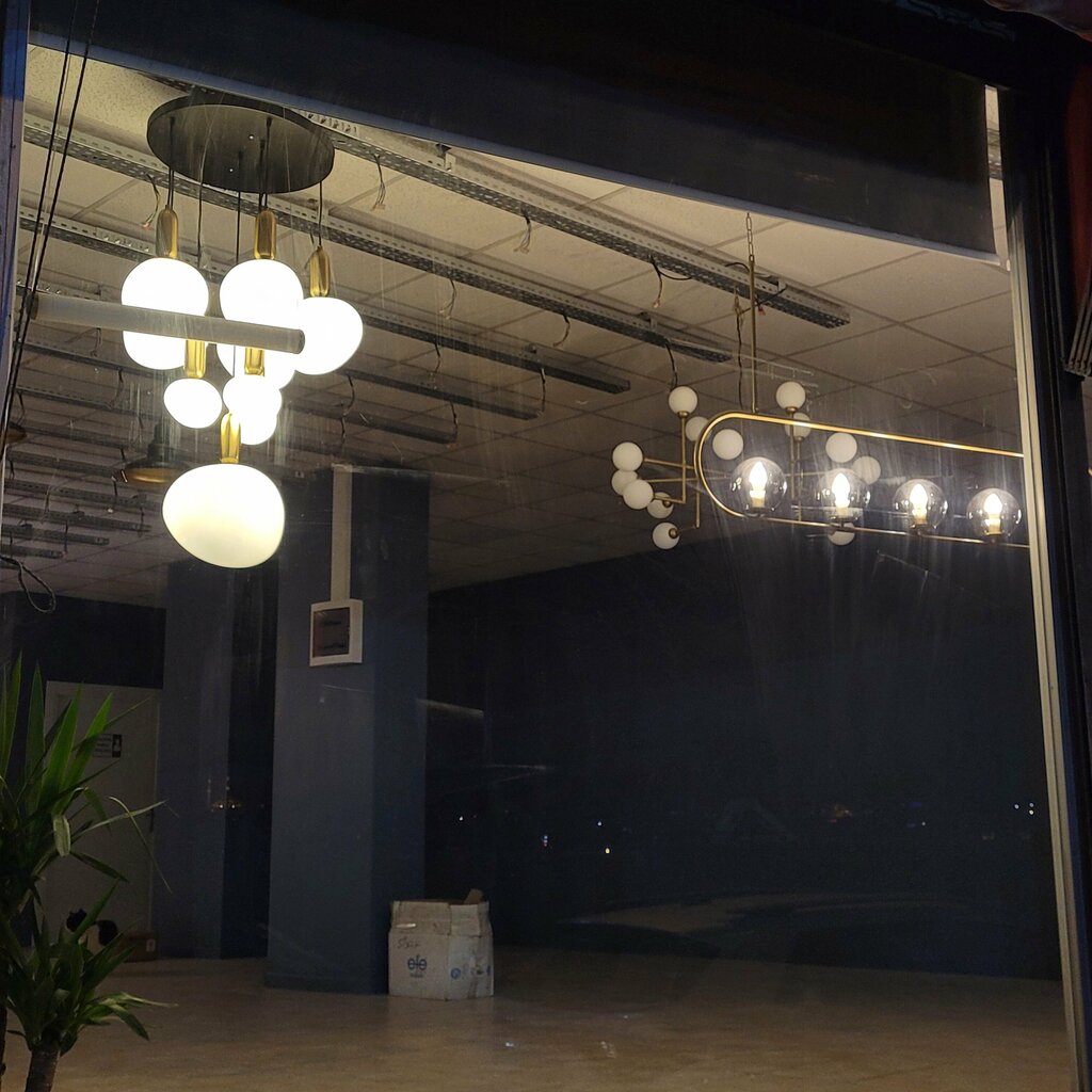 Lamba ve avize mağazaları Sarden Aydınlatma, İstanbul, foto