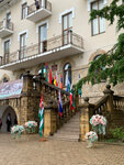 Средняя школа № 2 имени героя СССР В.И. Попкова (Autonomous Republic of Abkhazia, Town of Gagra, 1-y pereulok ulitsy Generala Dbar), ortaokul  Gagra'dan