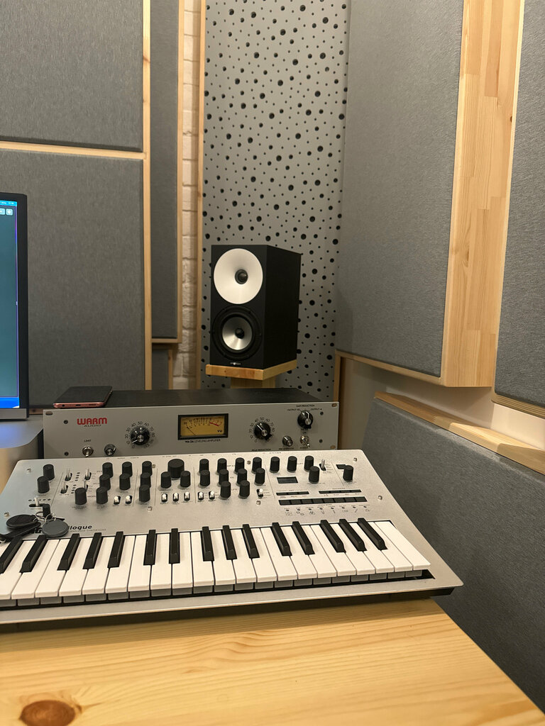 Ses ve ışıklandırma ekipmanları firmaları Flatloops, Moskova, foto