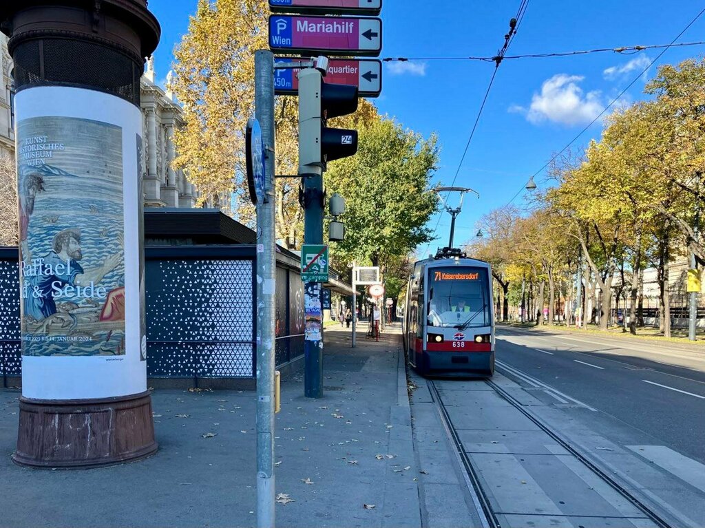 Toplu taşıma durağı Burgring, Viyana, foto