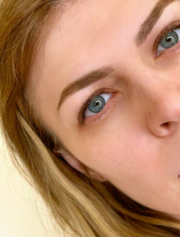 Kaş ve kirpik salonu Студия ресниц и бровей Юлии Исаевой, Saint‑Petersburg, foto