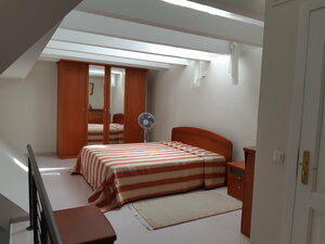 Митрополичья гостиная (Francyska Skaryny Street No:11, Minsk), otel  Minsk'ten