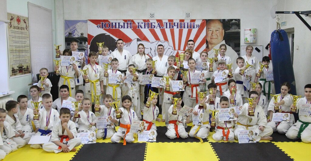 Spor kulüpleri Карат, Serov, foto