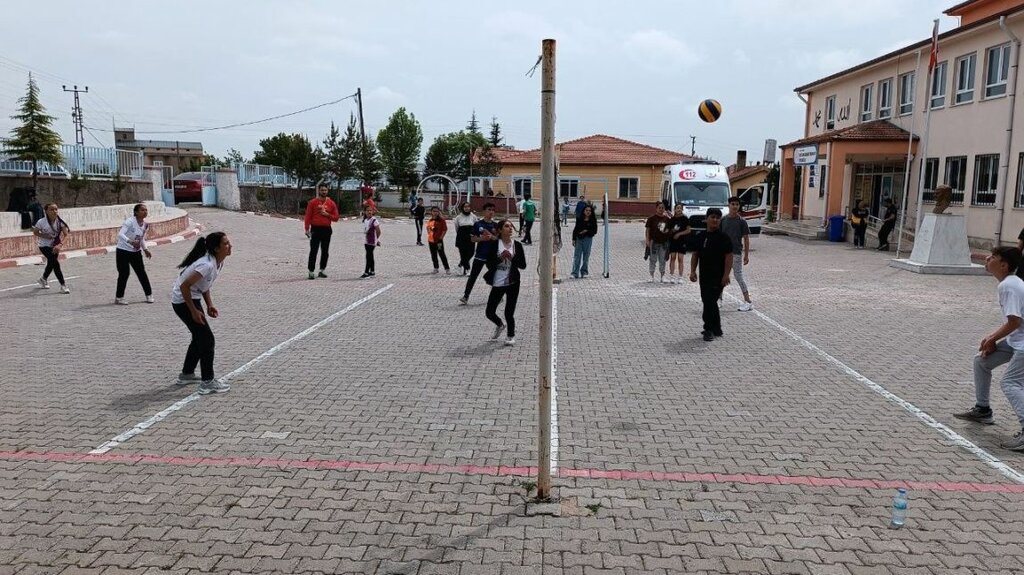 Ortaokul Şehit Cuma Karadavut İmam Hatip Ortaokulu, Yenifakılı, foto