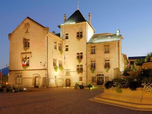 Mercure Hotel & SPA Aix-les-Bains Domaine Marlioz (Auvergne-Rhône-Alpes, Savoie, Arrondissement de Chambéry, Aix-les-Bains, Avenue de Marlioz), otel