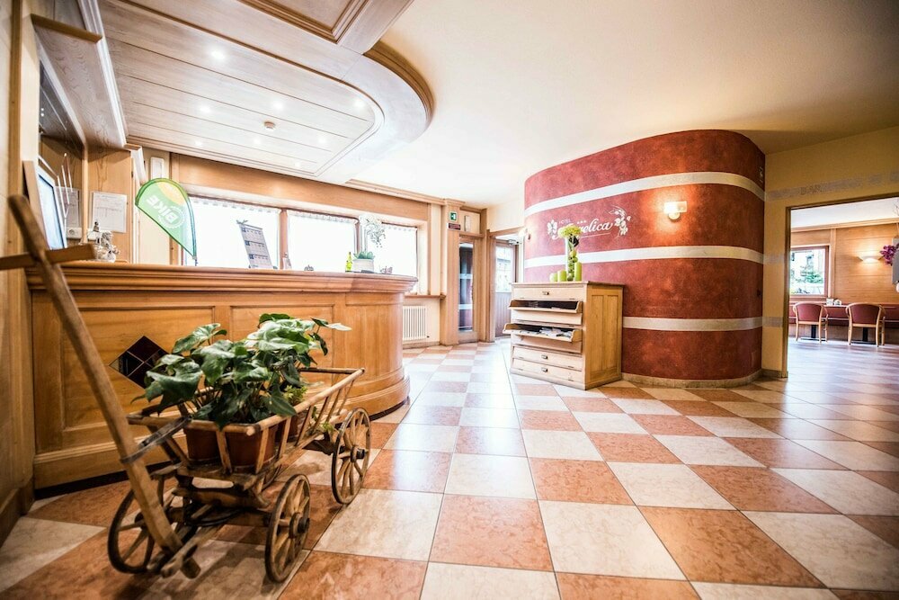 Otel Hotel Angelica, Livinio, foto
