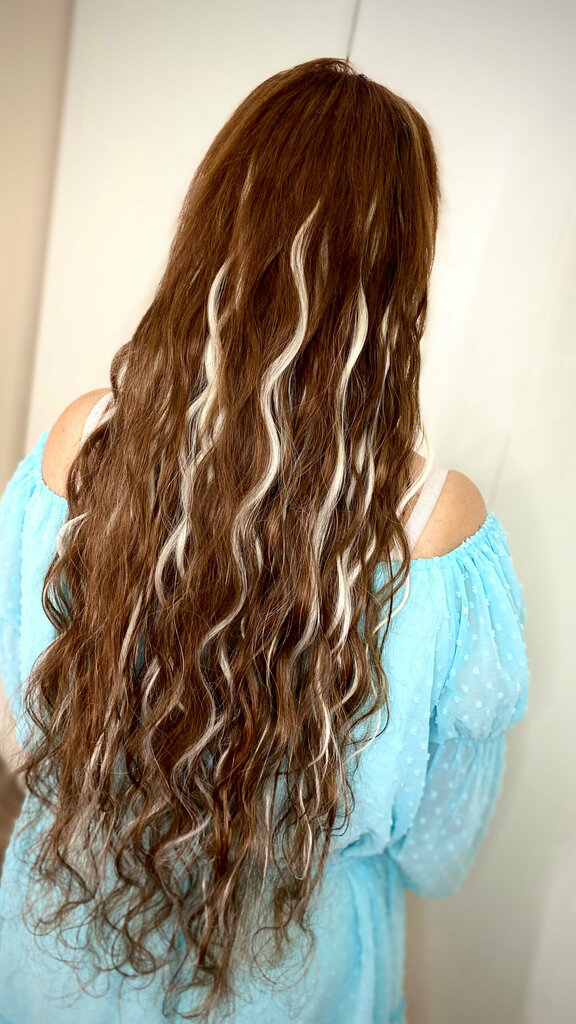 Peruk, kaynak, çıtçıtlı kaynak saç üreticileri Парики, накладные пряди, Saint‑Petersburg, foto