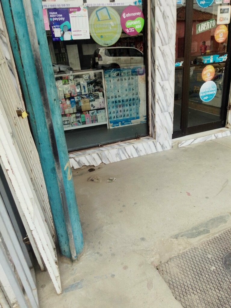 Oto aksesuarları Uae, Loanda, foto