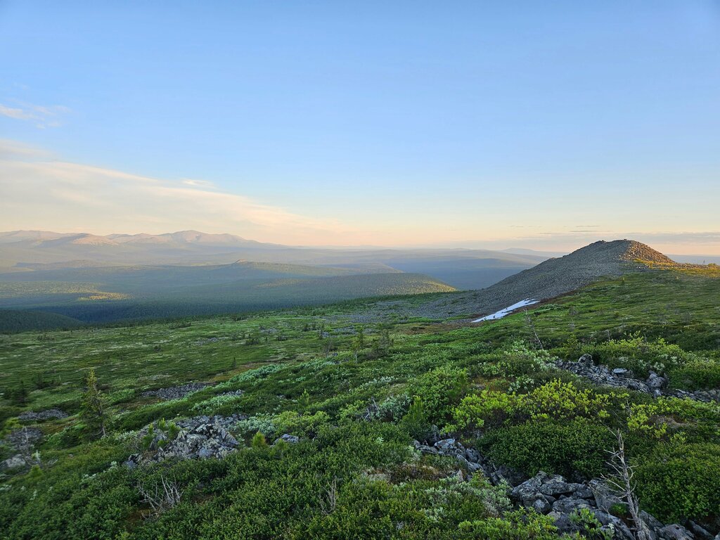 Dağ zirvesi Гора Ольвинский камень, Sverdlovskaya oblastı, foto