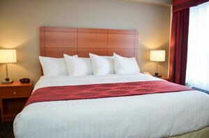 Best Western Thompson Hotel & Suites (Manitoba, Thompson), otel  Thompson'dan