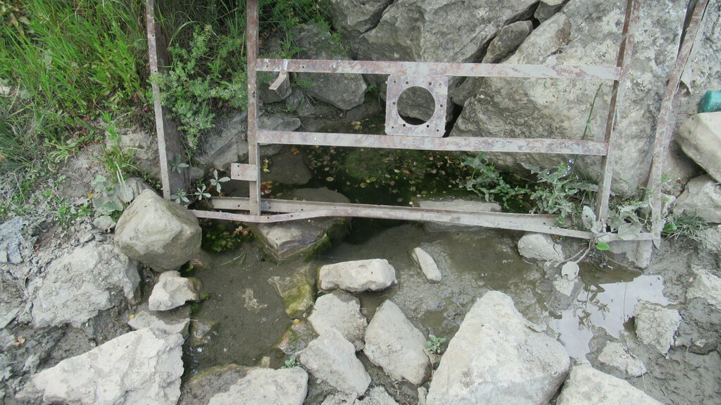 Pınar, çay Родник Улахлы, Kırım Cumhuriyeti, foto