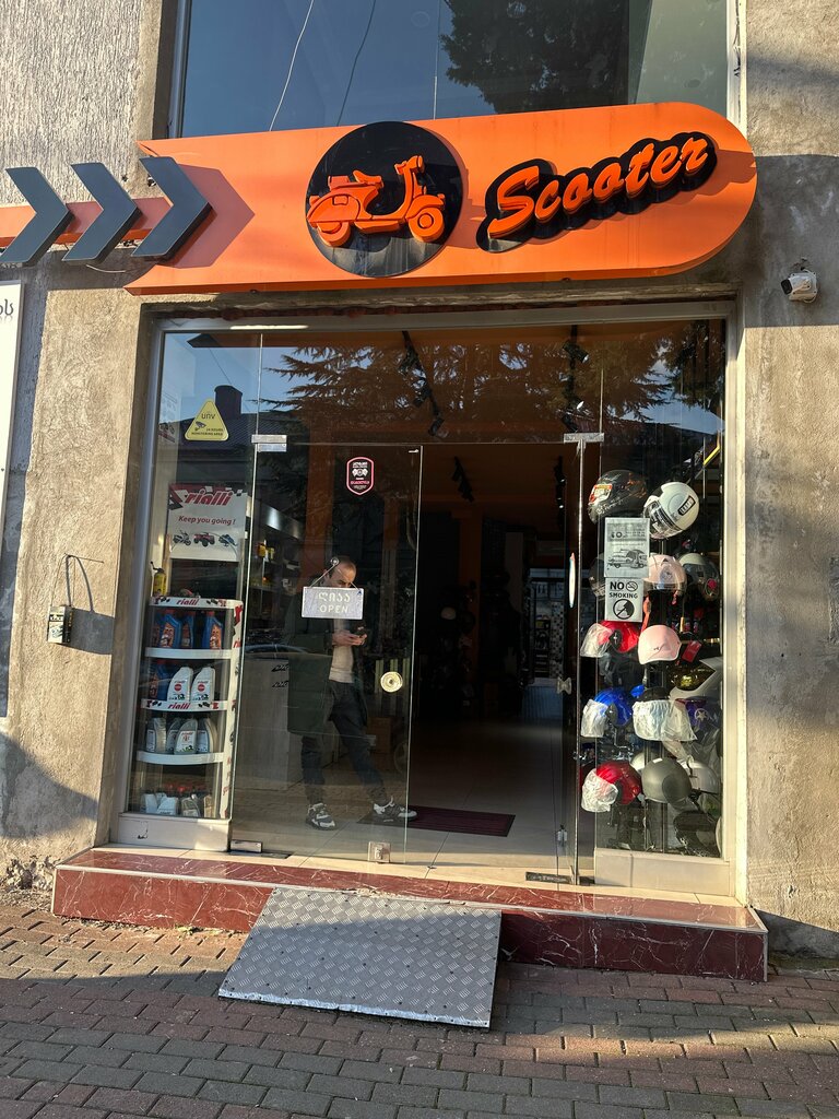 Bisiklet mağazaları Scooter, Batum, foto