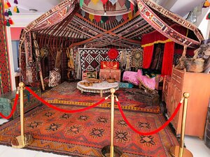 Respect to Mother (Almaty oblysy, Joǵarǵy Qaskeleń trassasy), müzeler ve sanat galerileri  Almatı eyaletinden