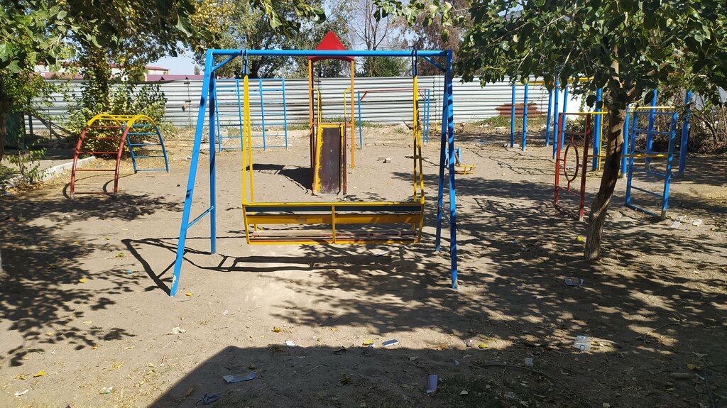Oyun alanı Playground, Taşkent, foto