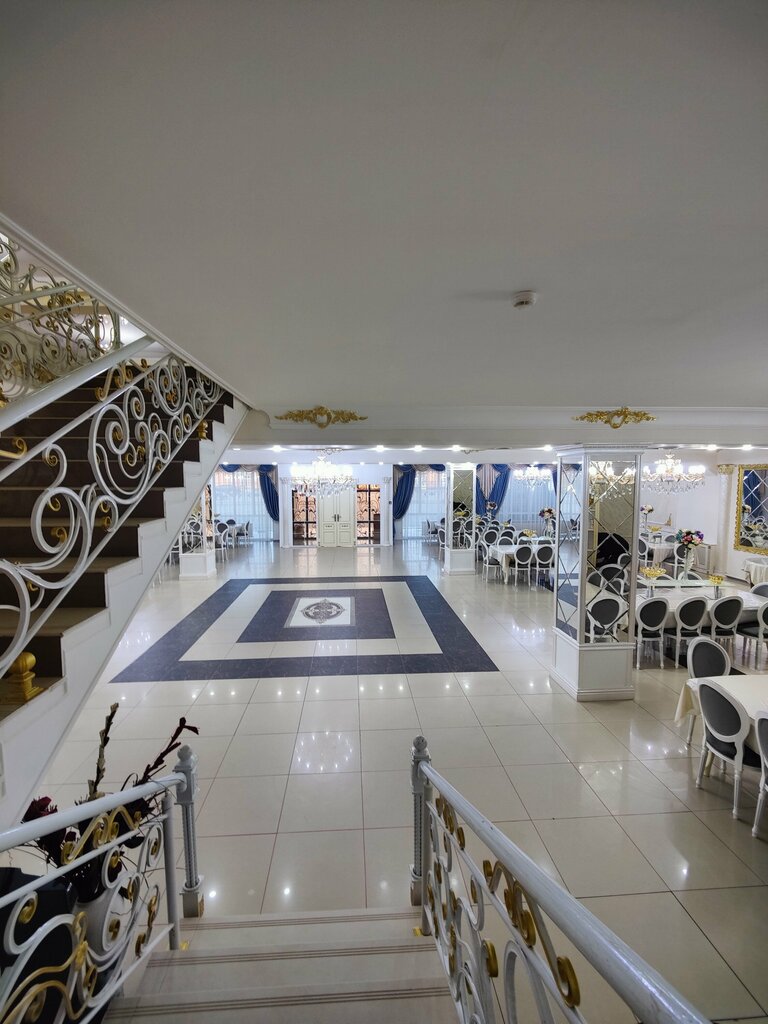 Düğün, toplantı salonu Dom Torzhestv Anisa, Çeçen Cumhuriyeti, foto