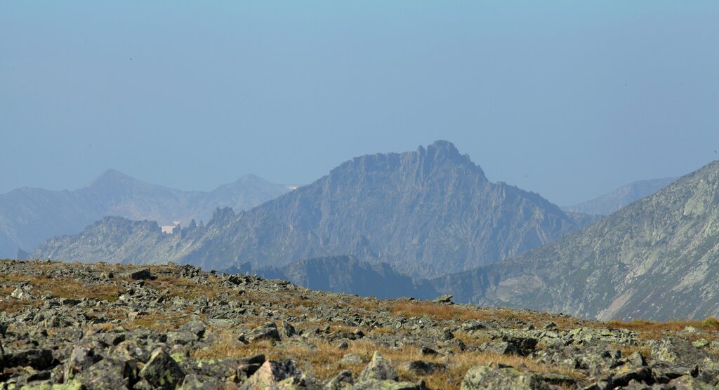 Dağ zirvesi Пик Малый Зуб 1983 метра, , foto