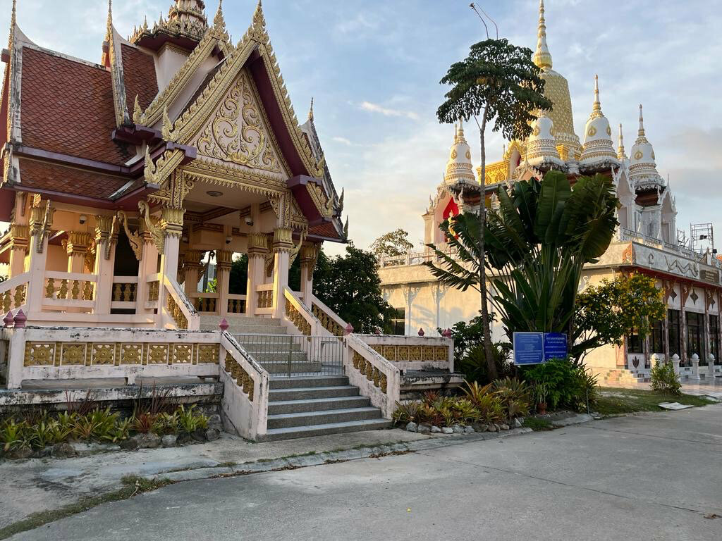 Pagoda Храм Монгхон Варарам, Phuket Eyaleti, foto