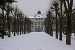 Lázně III (Mlýnské nábřěží No:5/507), tıp merkezleri ve klinikler  Karlovy Vary'den