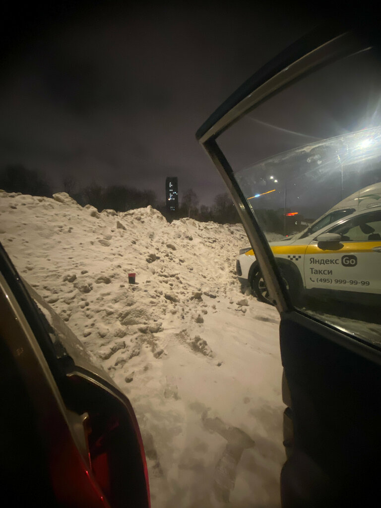 Otoparklar Parking lot, Moskova, foto