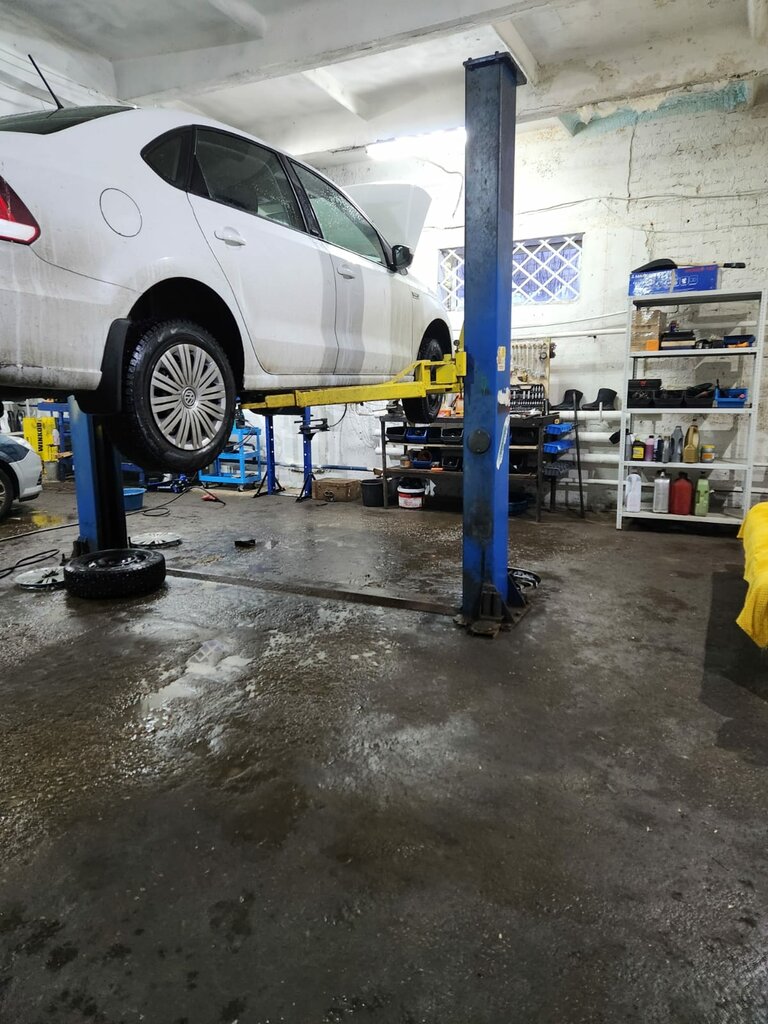 Otomobil servisi AutoStatus, Kirov, foto