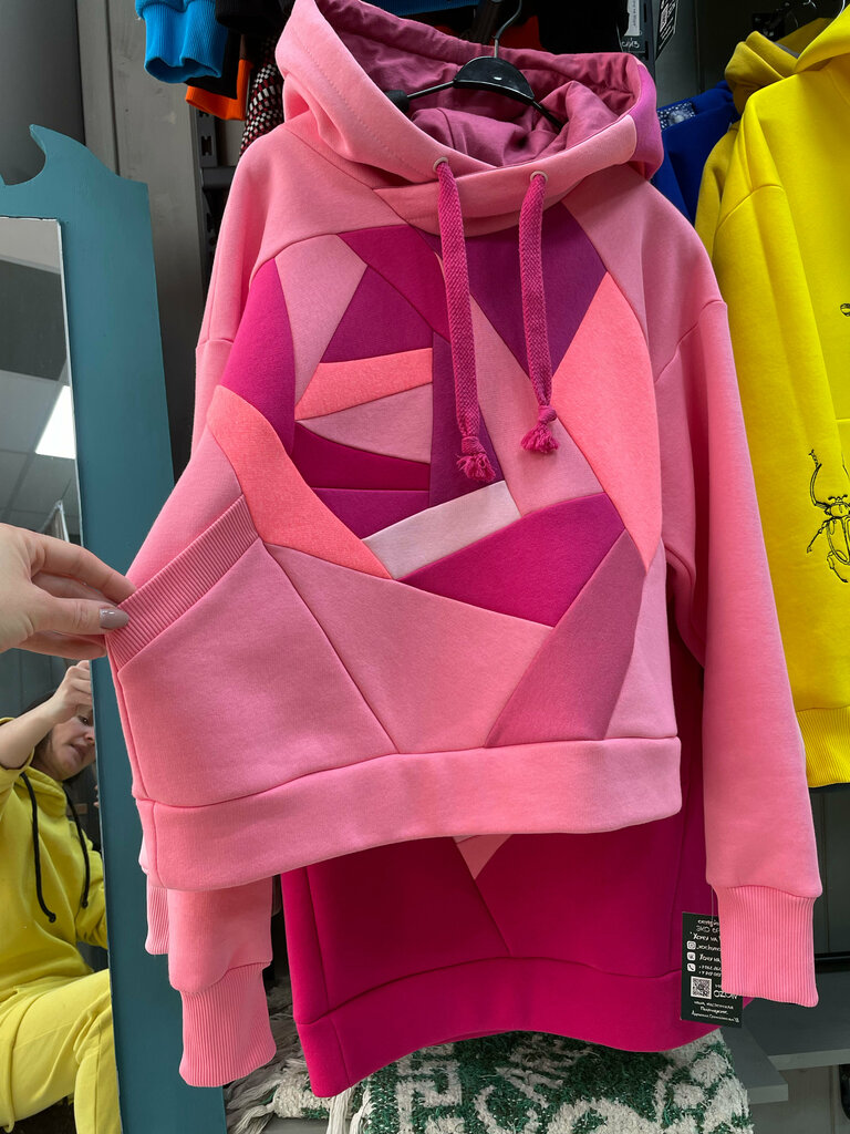 Giyim mağazası Xochynamore, Gelencik, foto