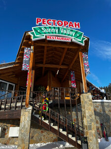Sunny Valley (Chelyabinsk Region, Miasskiy gorodskoy okrug, gornolyzhny tsentr Solnechnaya dolina, podyomnik), restoran  Çeliabinskaya oblastından