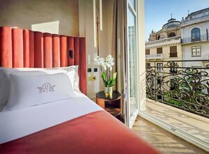 Palacio Gran VIA, a Royal Hideaway Hotel (Autonomous Community of Andalusia, Provincia de Granada, Calle Colón, 14), otel  Granada'dan