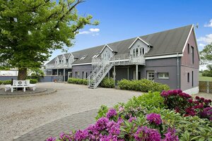 Holberggård - Gastronomi og Konference (Zealand, Vordingborg Municipality, Strandgaardsvej, 8), otel  Zelanda'dan