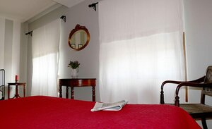 Hostal - Restaurante Emilia (Calle Plaza Del Campillo No:28, Trujillo), otel
