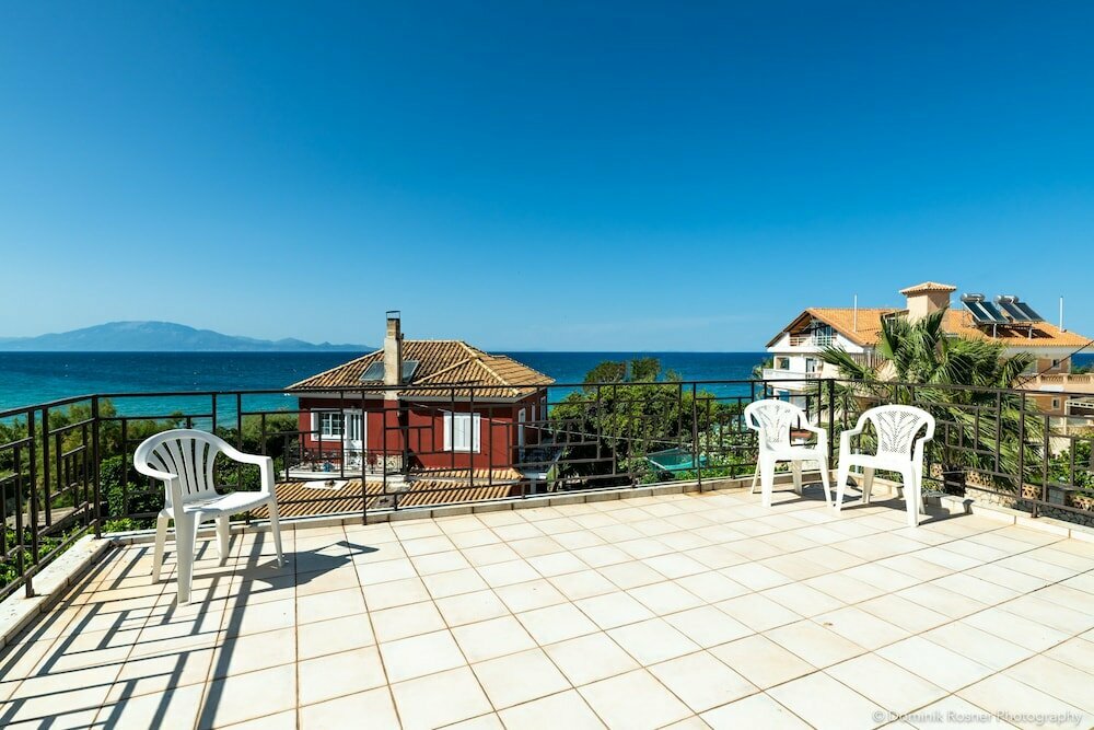 Otel Beach Front Villa Gousetis, Dünya, foto