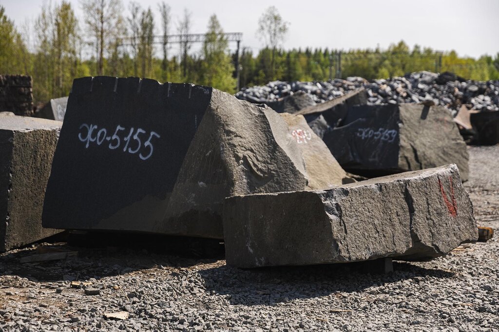 Heykel ve mezarlık taşı üreticileri Klm Granit, Petrozavodsk, foto