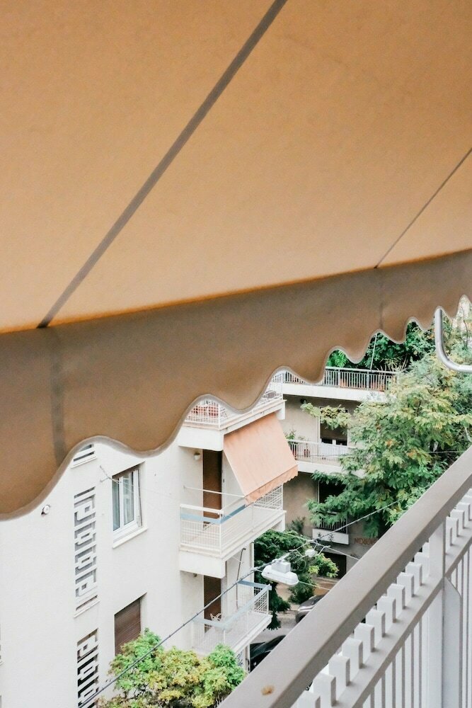 Otel Newly Renovated Athenian Apt, Atina, foto