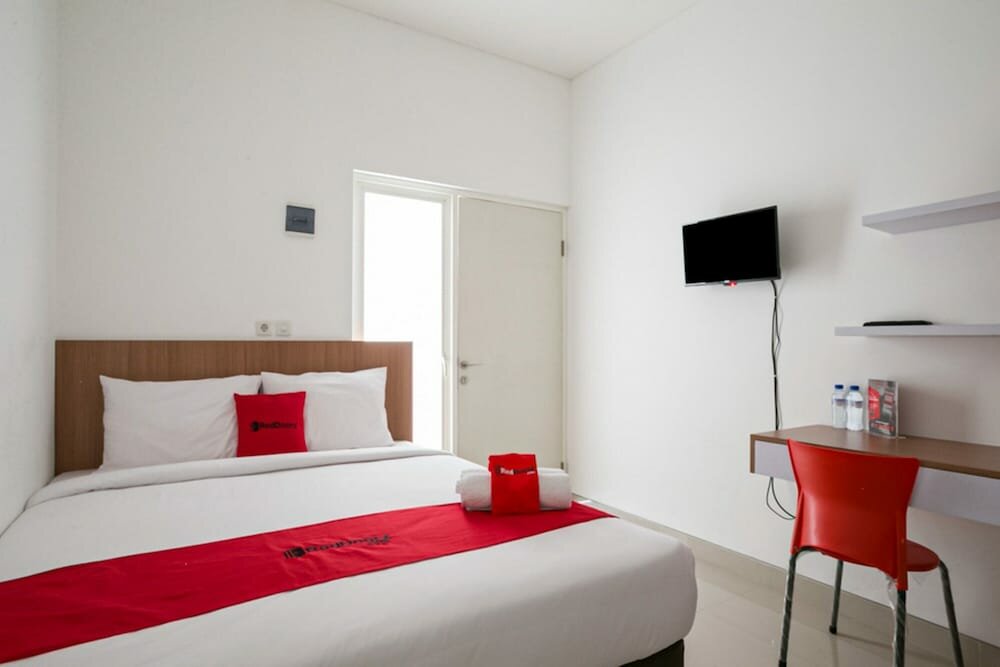 Otel RedDoorz Syariah near Lapangan Pancasila Simpang Lima, Semarang, foto